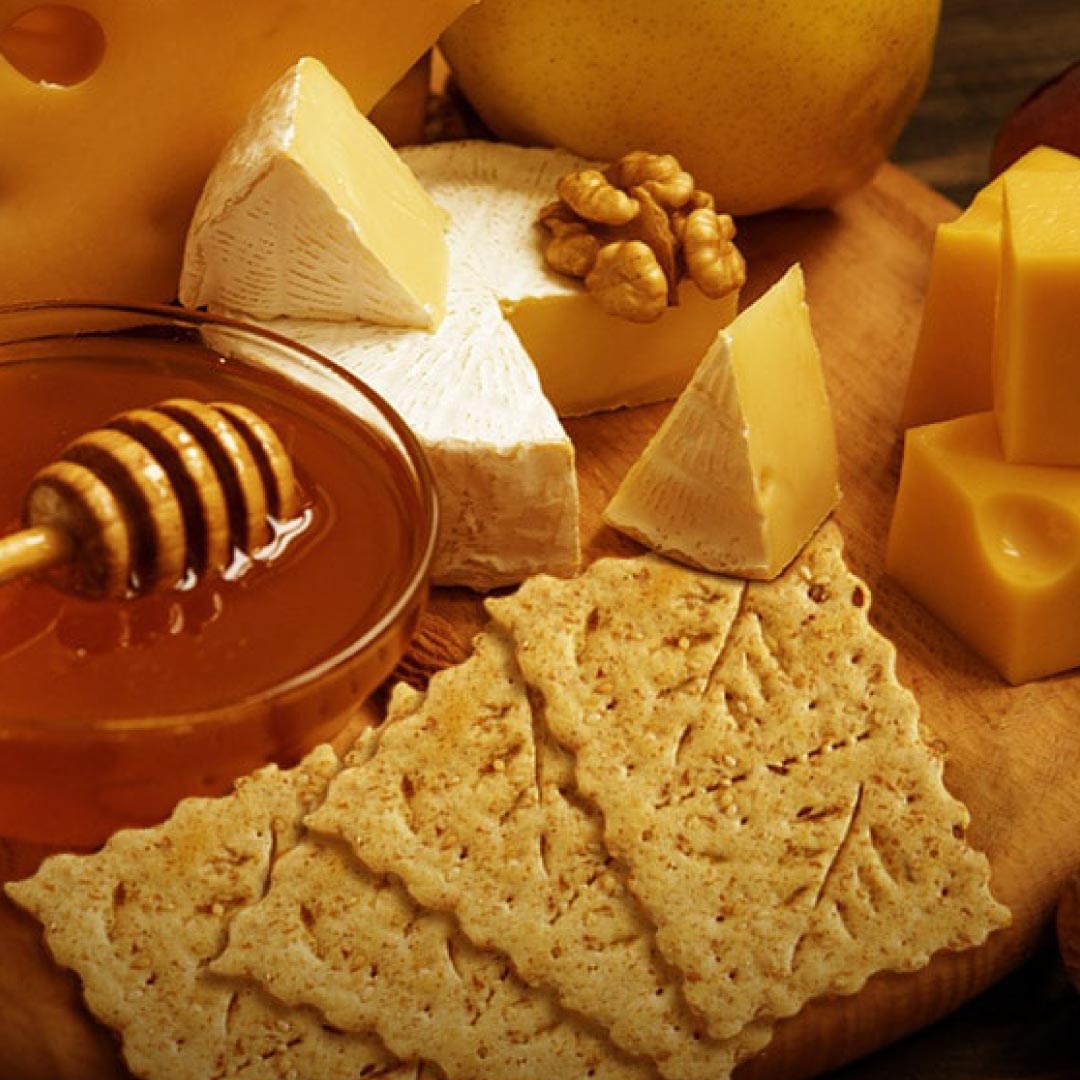 Dux | Delicious Crunchy Cracker | Cordialsa USA